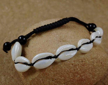 Afrika Armband mit schönen Kauri Muscheln - Afrikasia.de