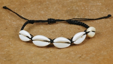 Schönes Afrika Armband mit Kauri Muscheln - Afrikasia.de
