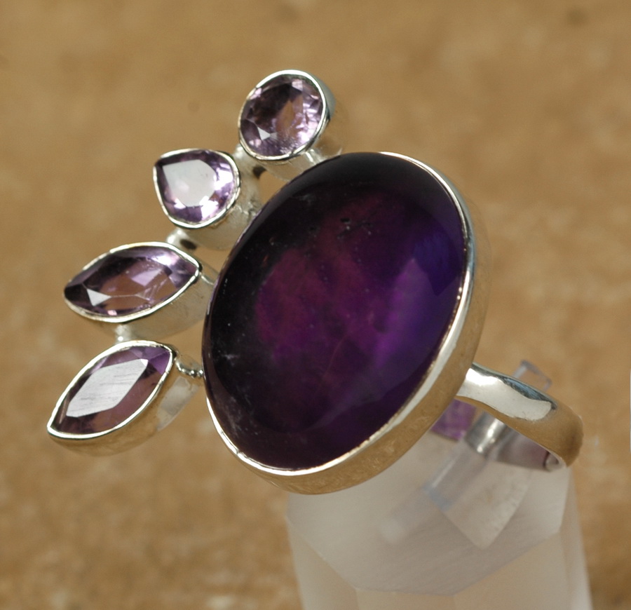 Dekorativer Silberring mit Amethyst - Afrikasia.de